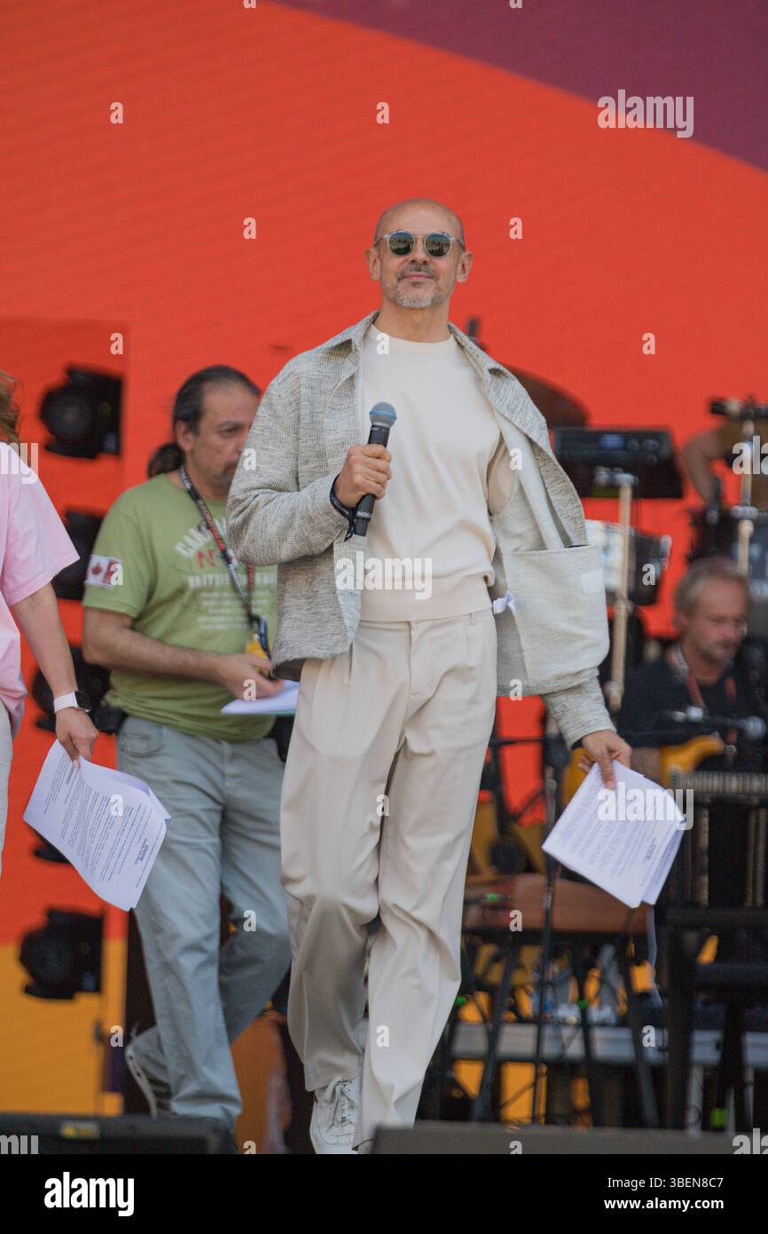 News - Radio Italia live concert, rehearsals Enzo Miccio during Radio ...