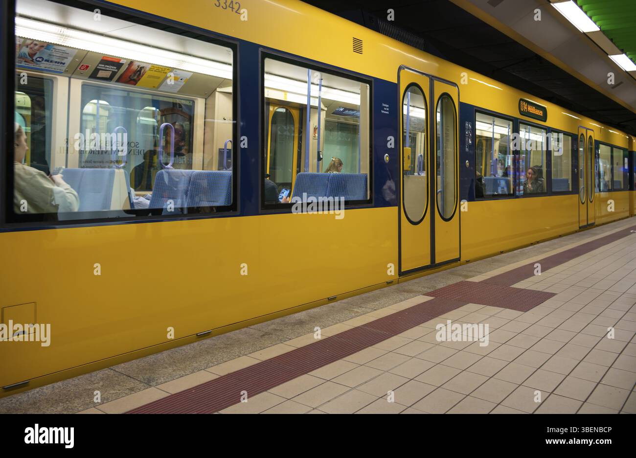 Underground incoming metro, train, tram, U14, SSB, Stuttgart trams ...