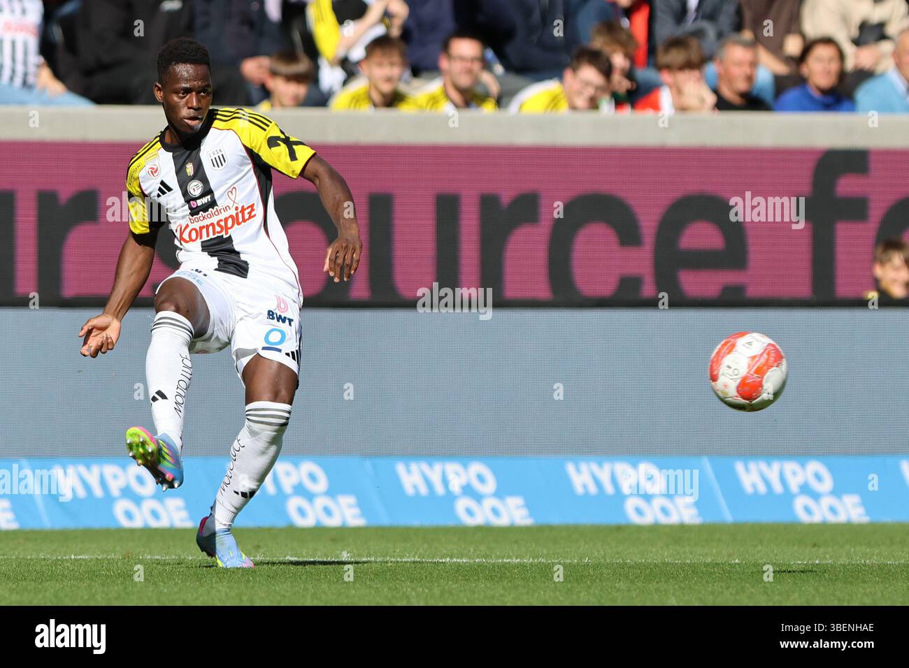 LINZ, AUSTRIA - MAY 29: Ismaila Cheick Coulibaly of LASK during the ...