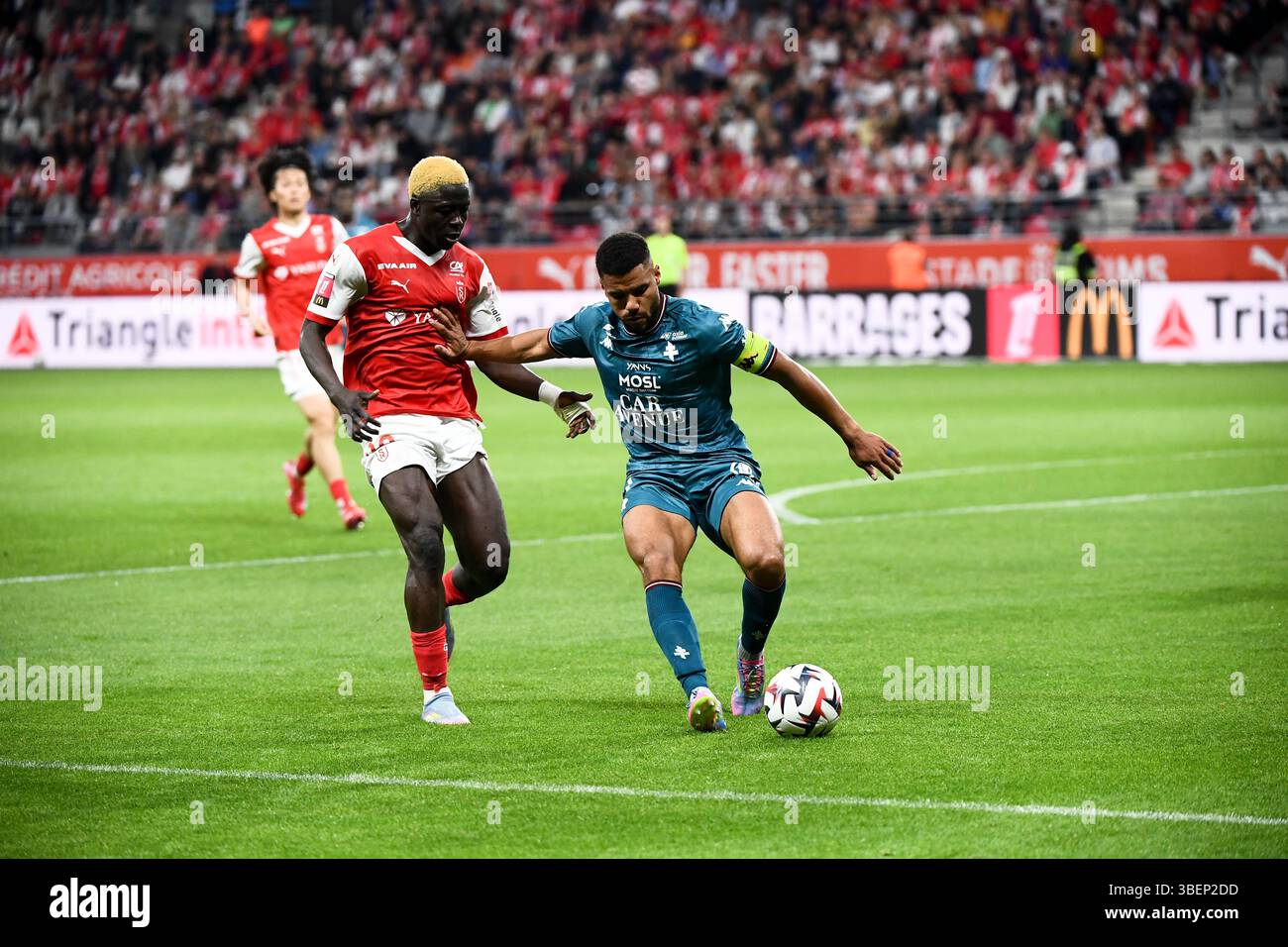 22 Oumar DIAKITE (sdr) - 03 Matthieu UDOL (fcm) during the playoffs ...