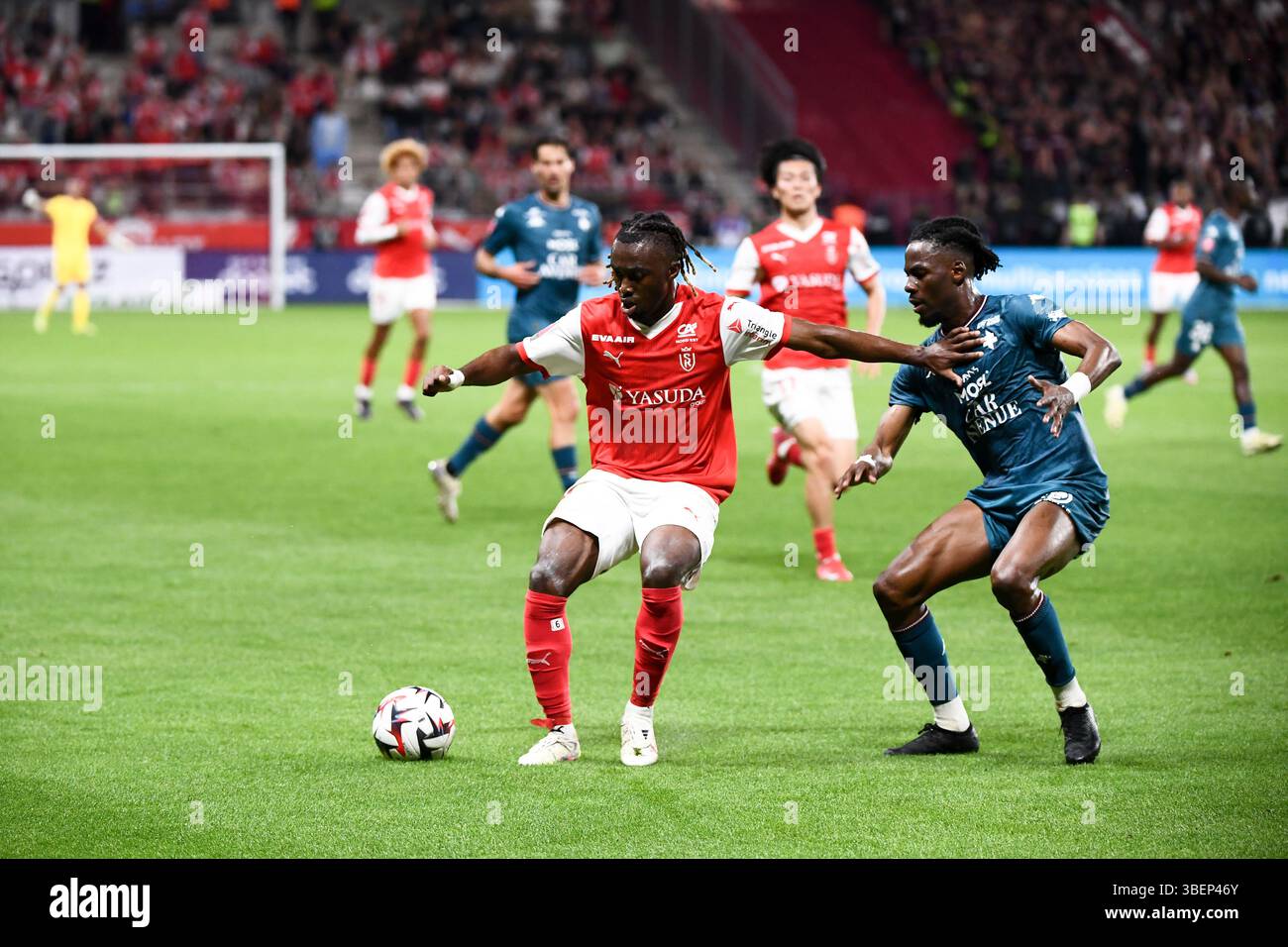 04 Urie-Michel MBOULA (fcm) - 06 Valentin ATANGANA EDOA (sdr) during ...