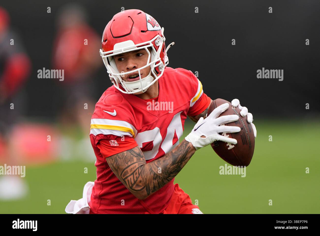 Kansas City Chiefs wide receiver Skyy Moore catches a ball during the ...