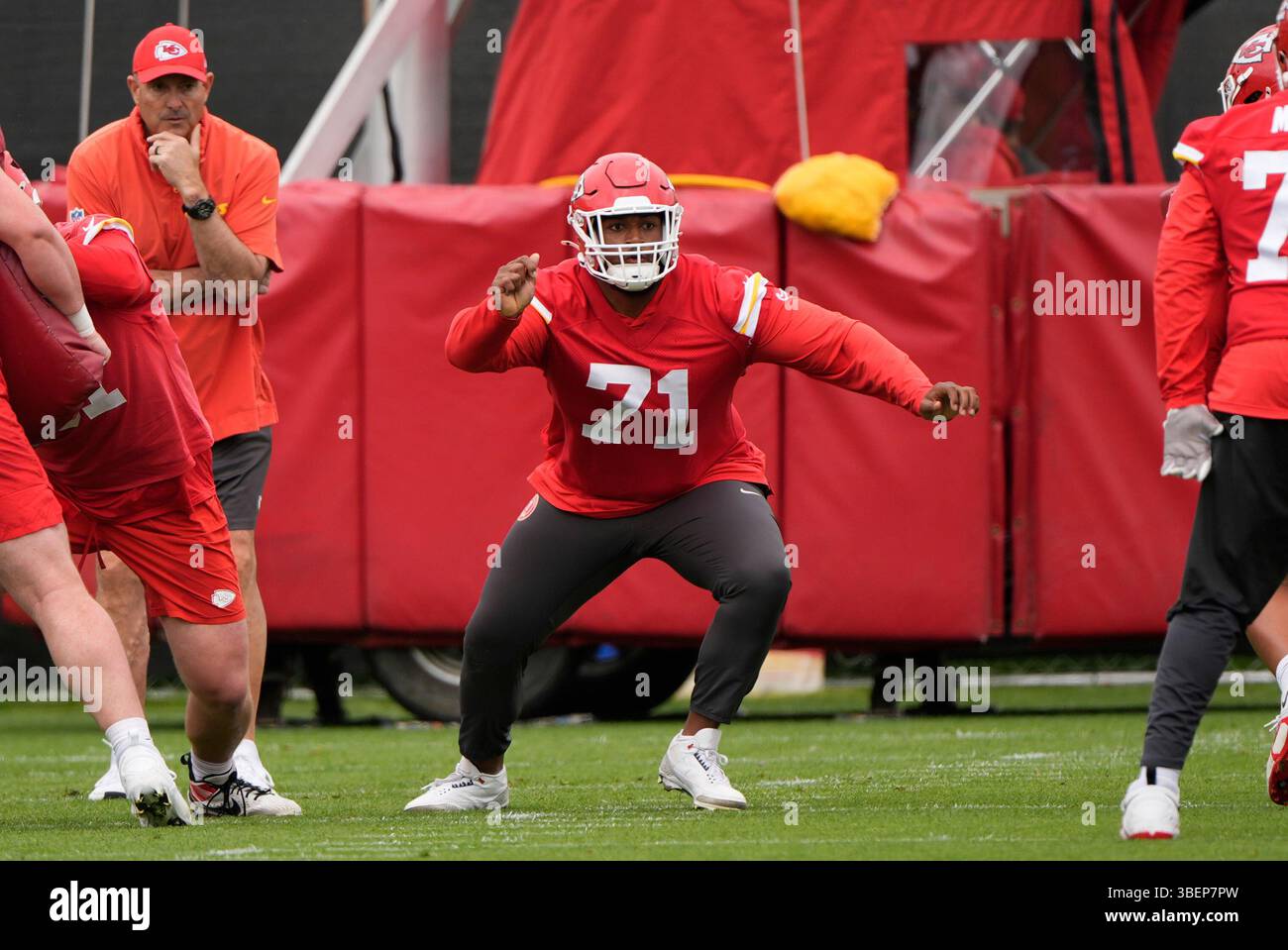 Kansas City Chiefs offensive tackle Josh Simmons (71) participates in a ...