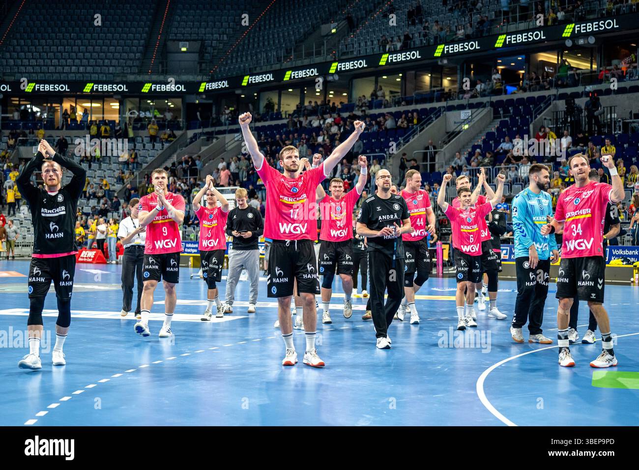 Mannheim, Deutschland. 29th May, 2025. Samuel Rothlisberger (17; TVB 1898 Stuttgart), Lukas ...