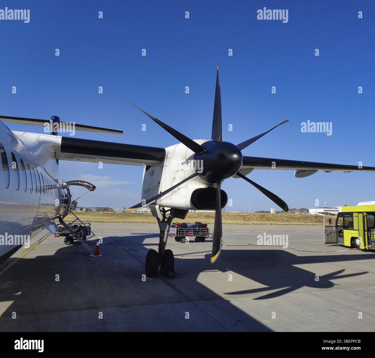 A propeller aircraft at the airport Stock Photo - Alamy