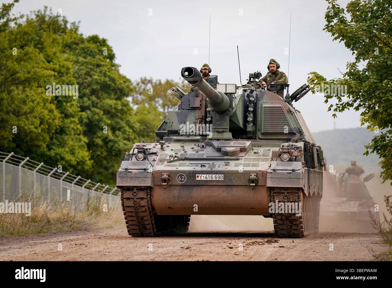 Symbolfoto, Deutschland, Europa: Panzerhaubitze 2000 der Bundeswehr im ...