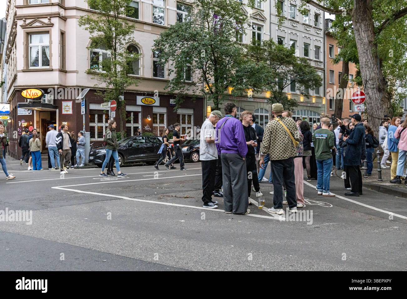 Randälchen mit Querbeat in Bonn 29.05.2025 Geheime Location 4 - Platz am Frankenbad in der ...