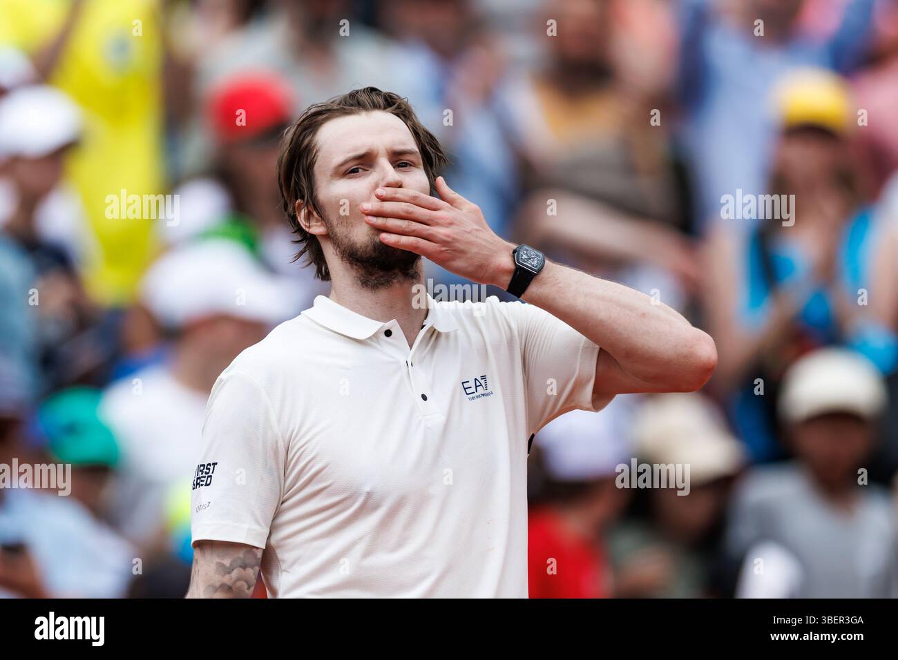 Paris, France. 29th May, 2025. Alexander Bublik (KAZ) defeats Alex De ...