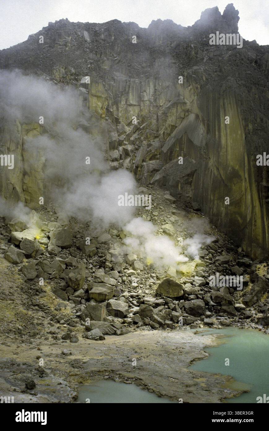 Crater of Sibayak, Sumatra Stock Photo - Alamy