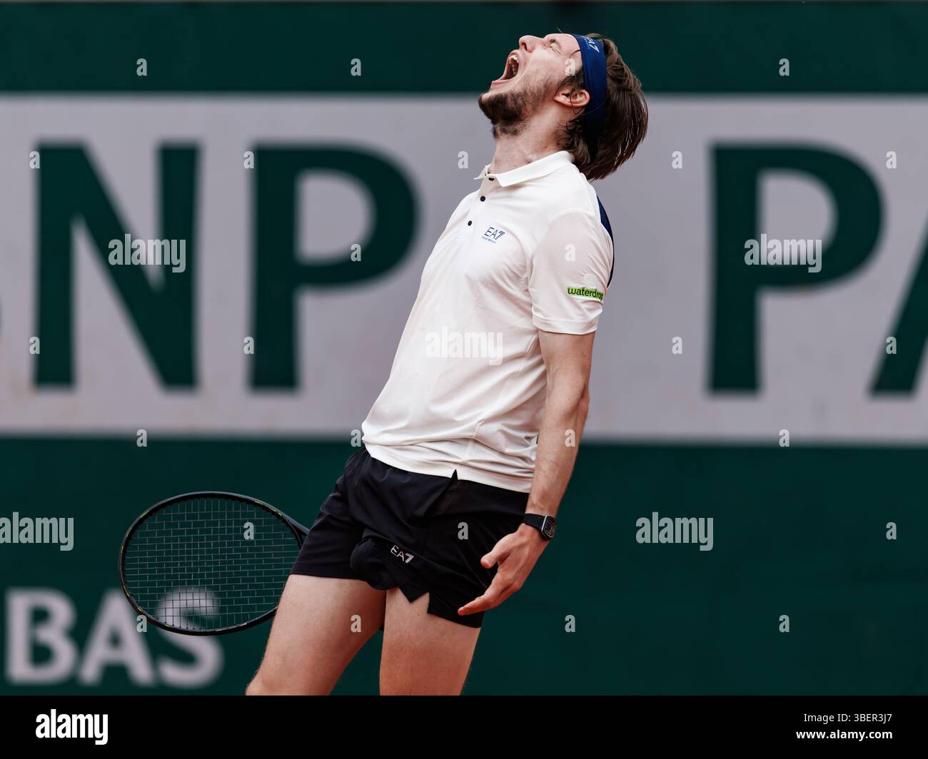 Paris, France. 29th May, 2025. Alexander Bublik (KAZ) defeats Alex De ...