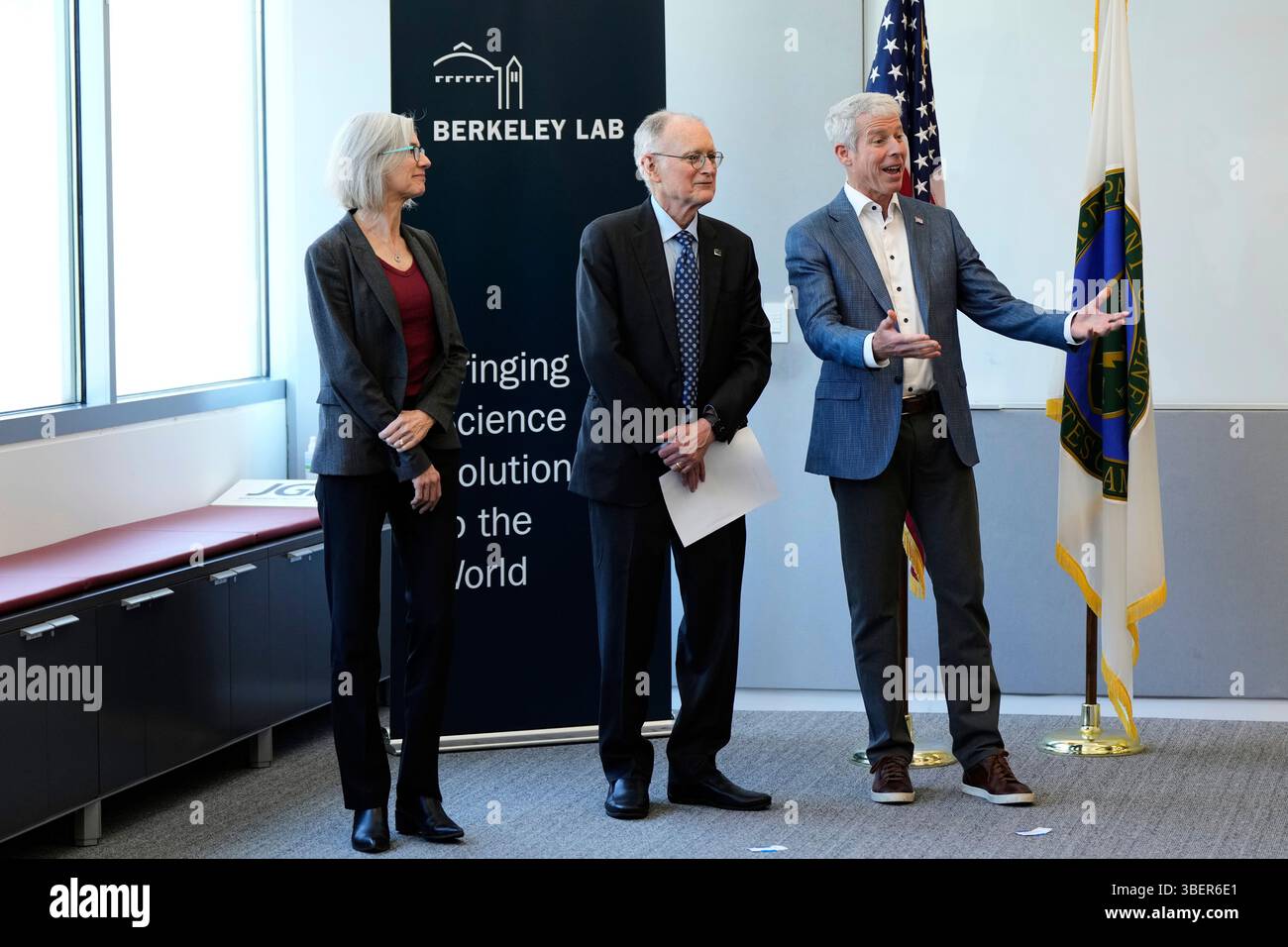 From left, Jennifer Doudna, Mike Witherell and U.S. Secretary of Energy ...