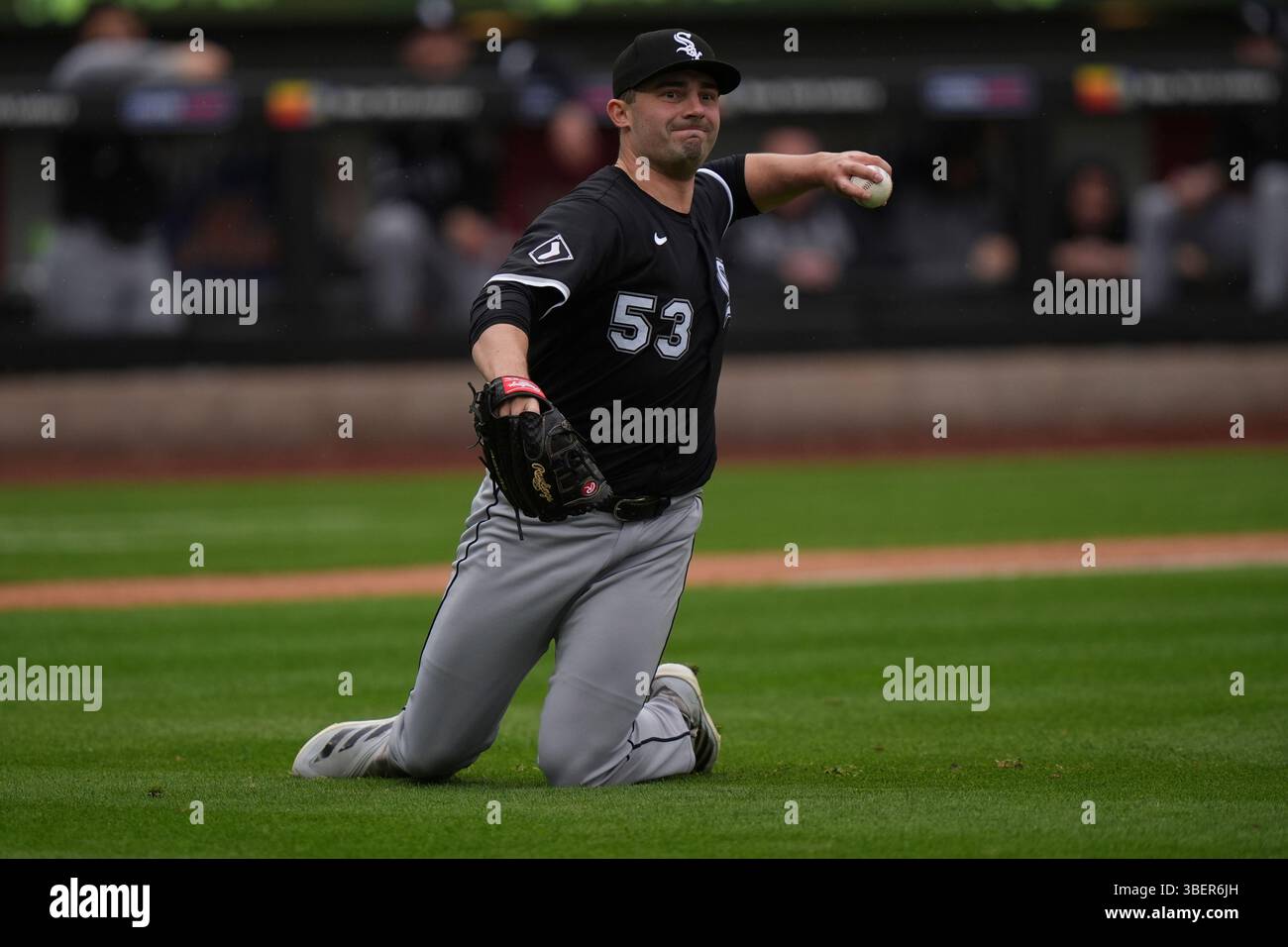 Chicago White Sox pitcher Brandon Eisert (53) throws out New York Mets ...