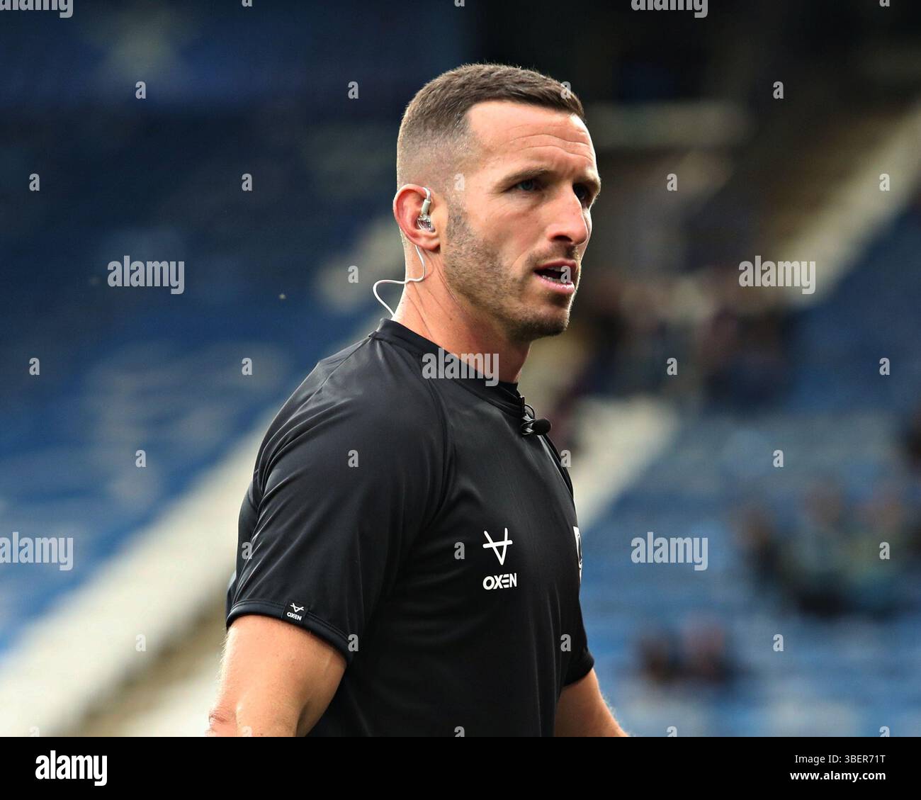 Referee Jack Smith before the Betfred Super League Round 13 match ...