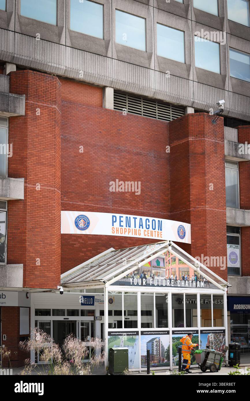 Inside the Pentagon Shopping Centre, Chatham, main atrium public space ...
