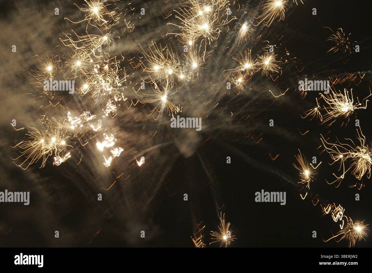 Tracer fire night hi-res stock photography and images - Alamy
