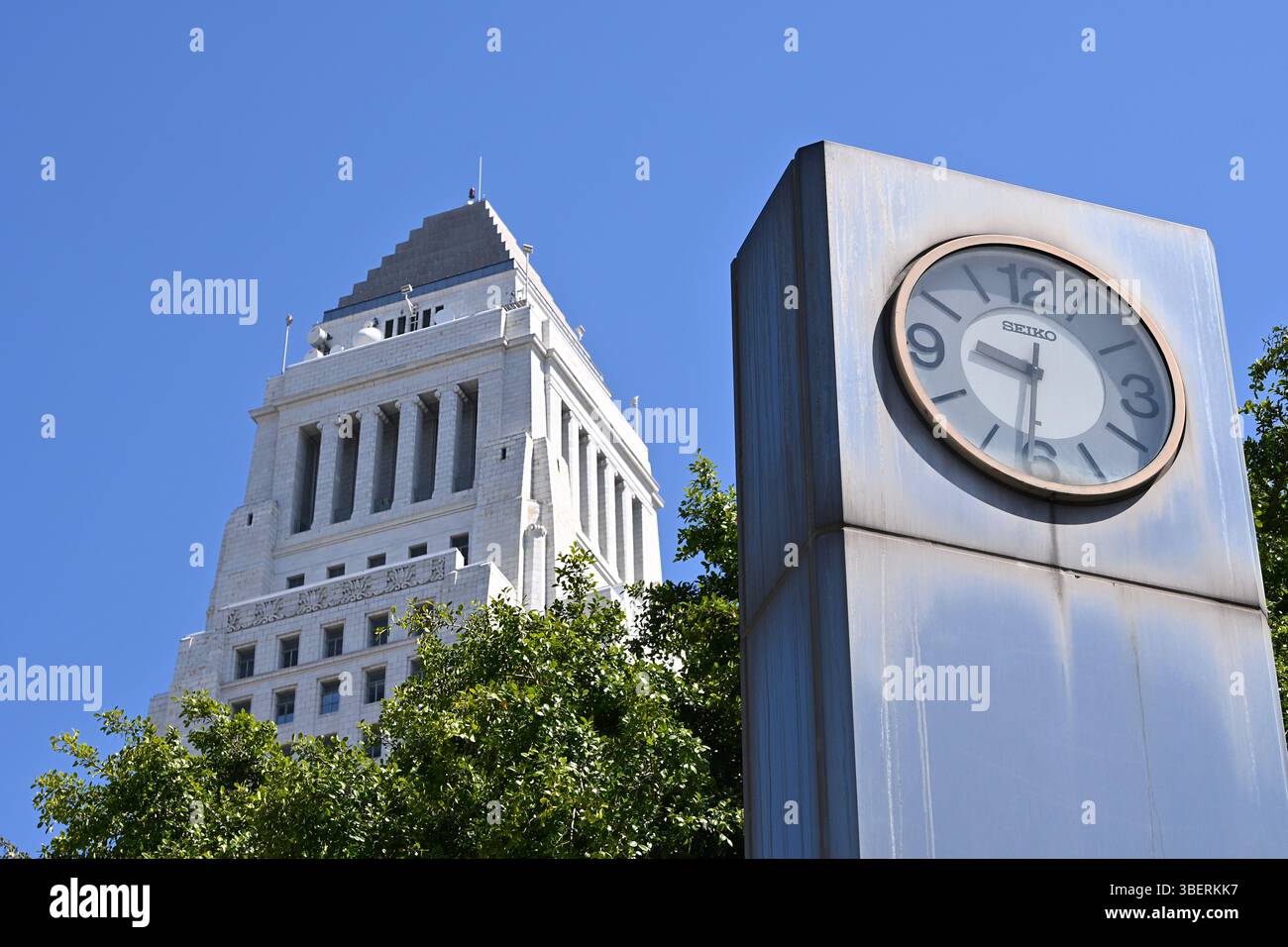 LOS ANGELES, CALIFORNIA - 09 MAY 2025: 213 Seiko Clock Tower at the ...