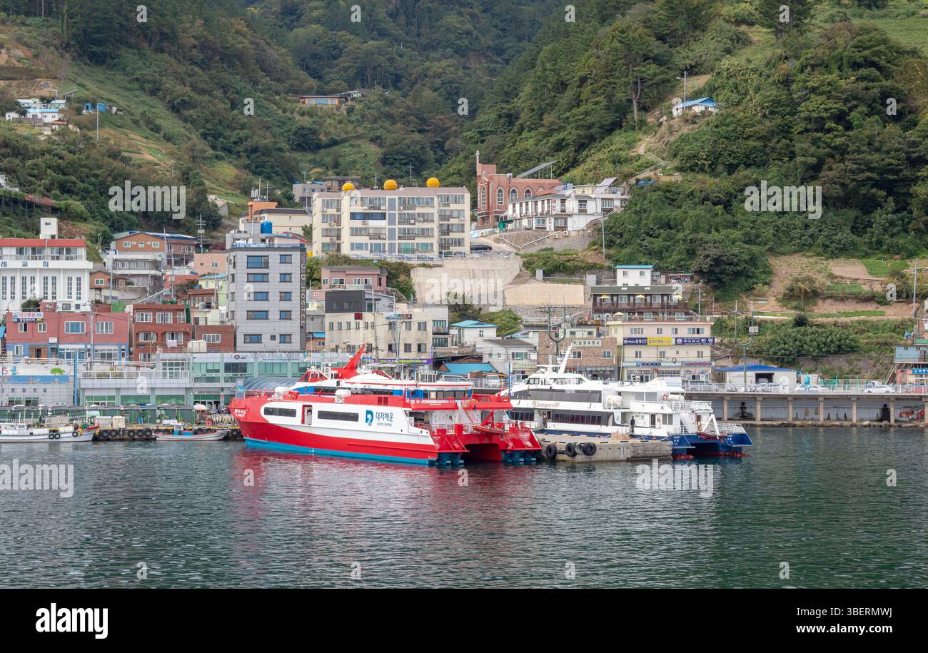 Ulleungdo island ferry hi-res stock photography and images - Alamy