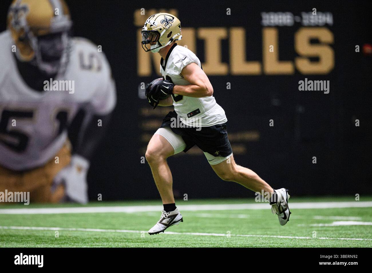 New Orleans Saints tight end Jack Stoll (88) during an NFL OTA football ...