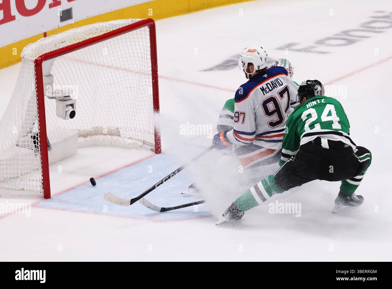 Edmonton Oilers center Connor McDavid (97) scores against Dallas Stars ...