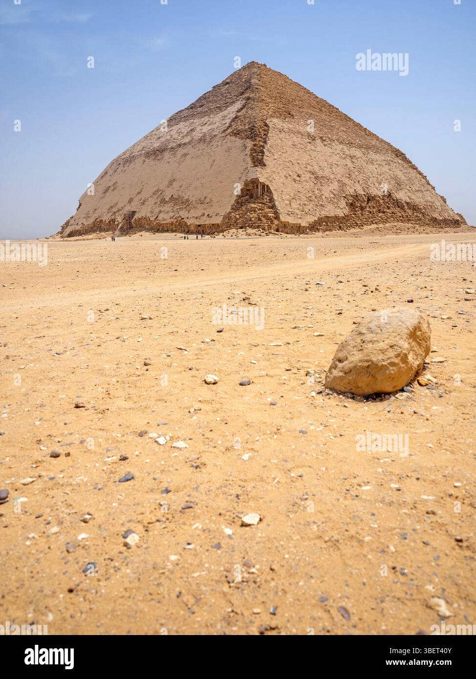 Bent pyramid dahshur cairo egypt hi-res stock photography and images ...