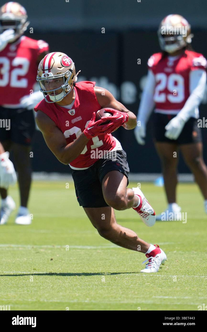 San Francisco 49ers running back Isaac Guerendo (31) during NFL ...