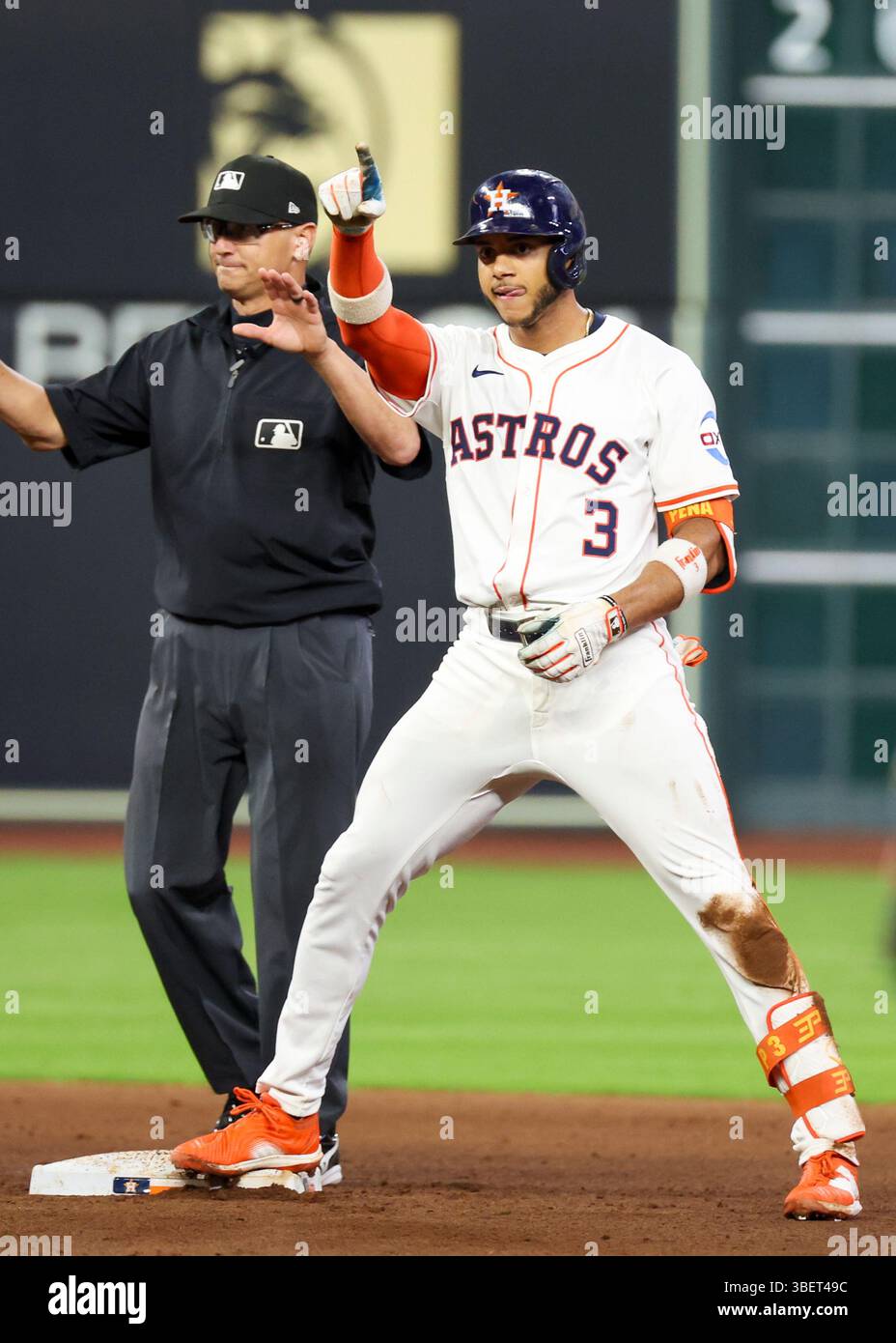 HOUSTON, TX - MAY 29: Houston Astros shortstop Jeremy Peña (3) hits a ...