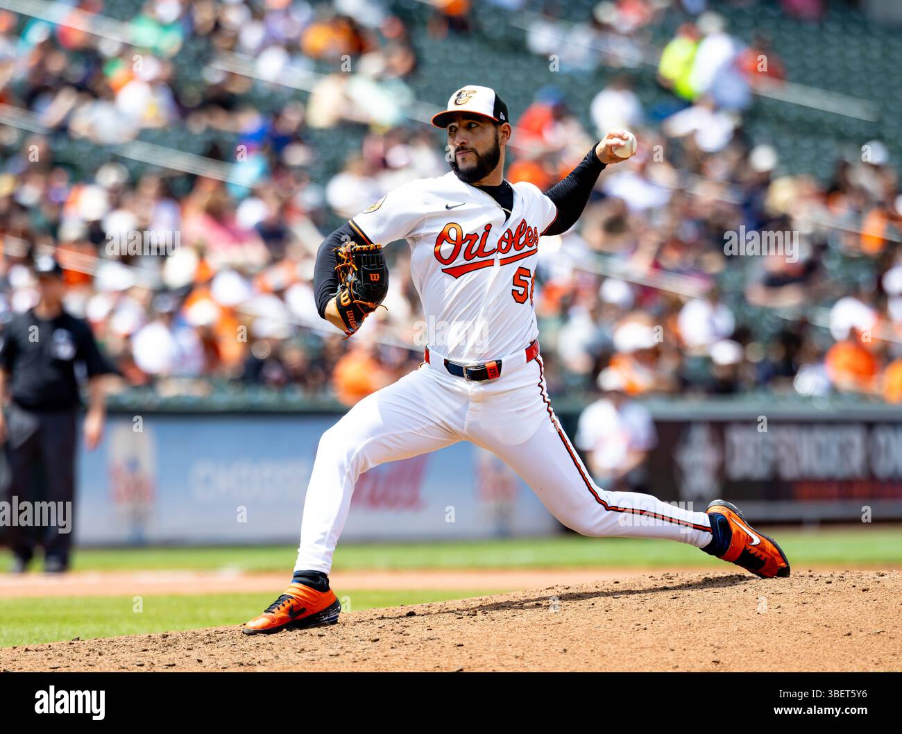 Baltimore Orioles relief pitcher Cionel Perez on the mound against the ...