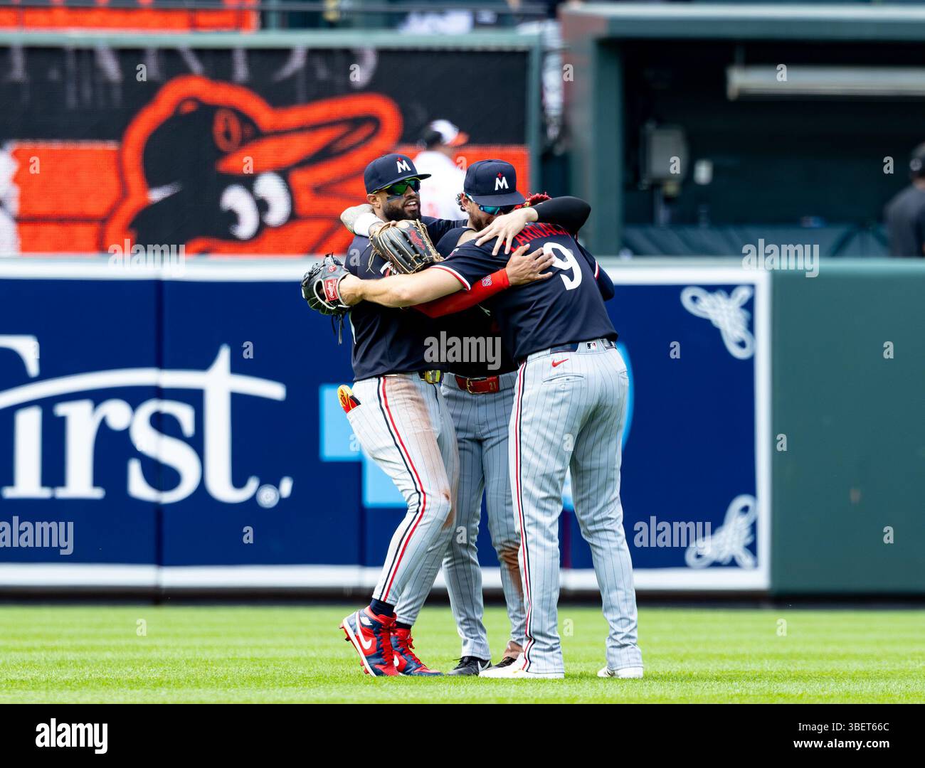 Minnesota Twins left fielder Willi Castro (left) center fielder DaShawn ...