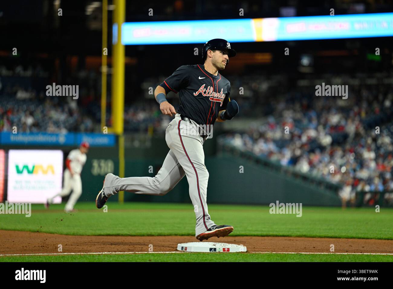 PHILADELPHIA, PA - MAY 29: Atlanta Braves third base Austin Riley (27 ...