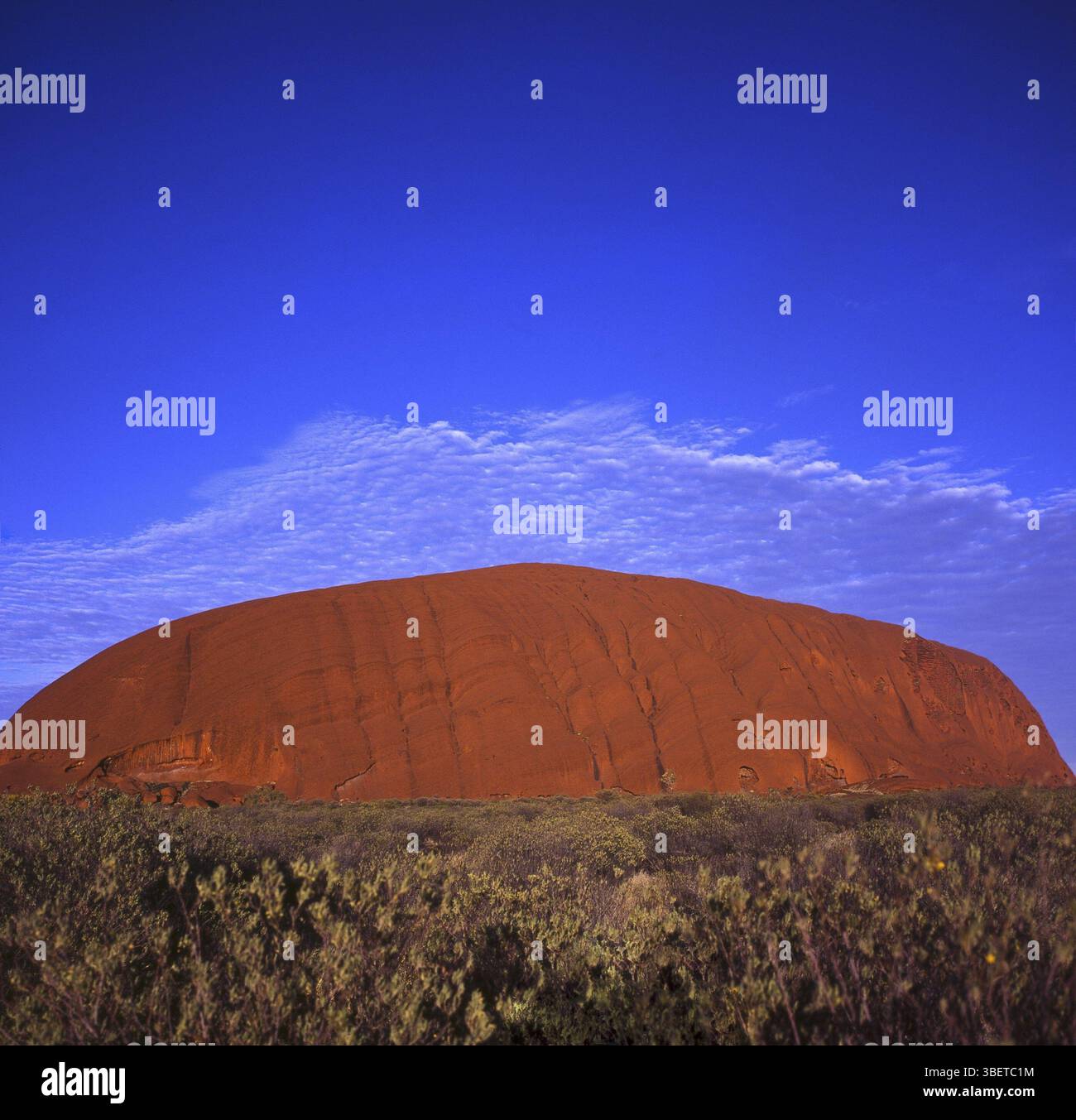 Australia SUNRISE AT ULURU/AYERS ROCK northern territory Stock Photo - Alamy