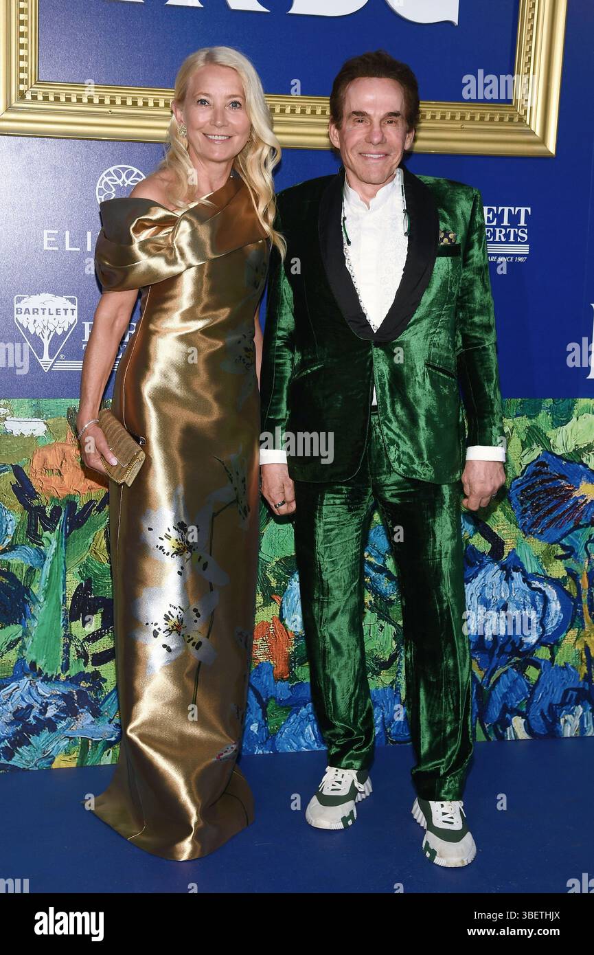 (L-R) Janna Bullock and R. Couri Hay attend the 50th Annual New York ...