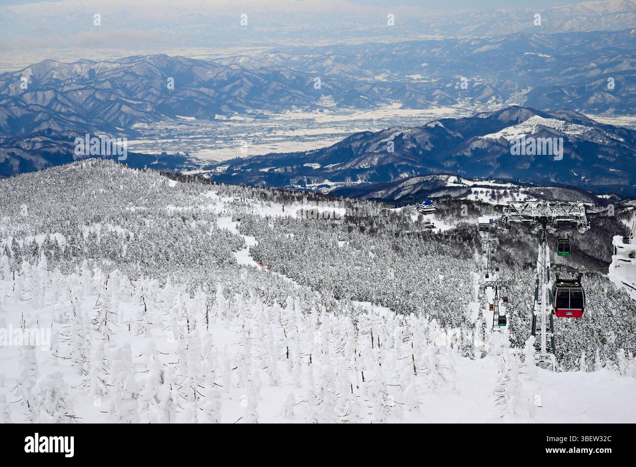 Snow covered trees atop Mount Zao at the Zao Ski Resort, Yamagata ...