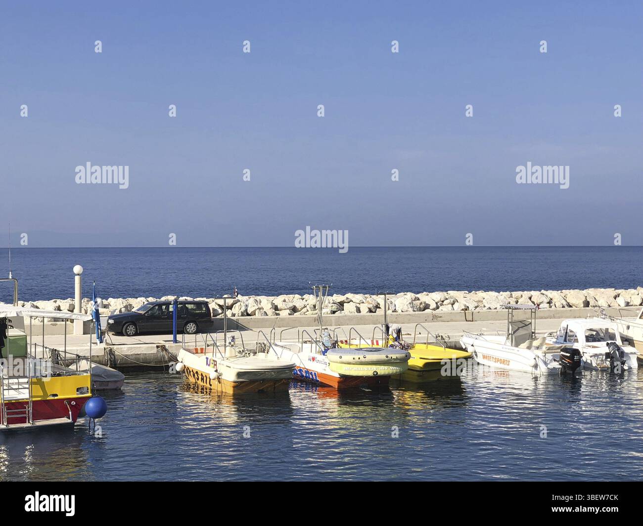 Work on the sea hi-res stock photography and images - Alamy