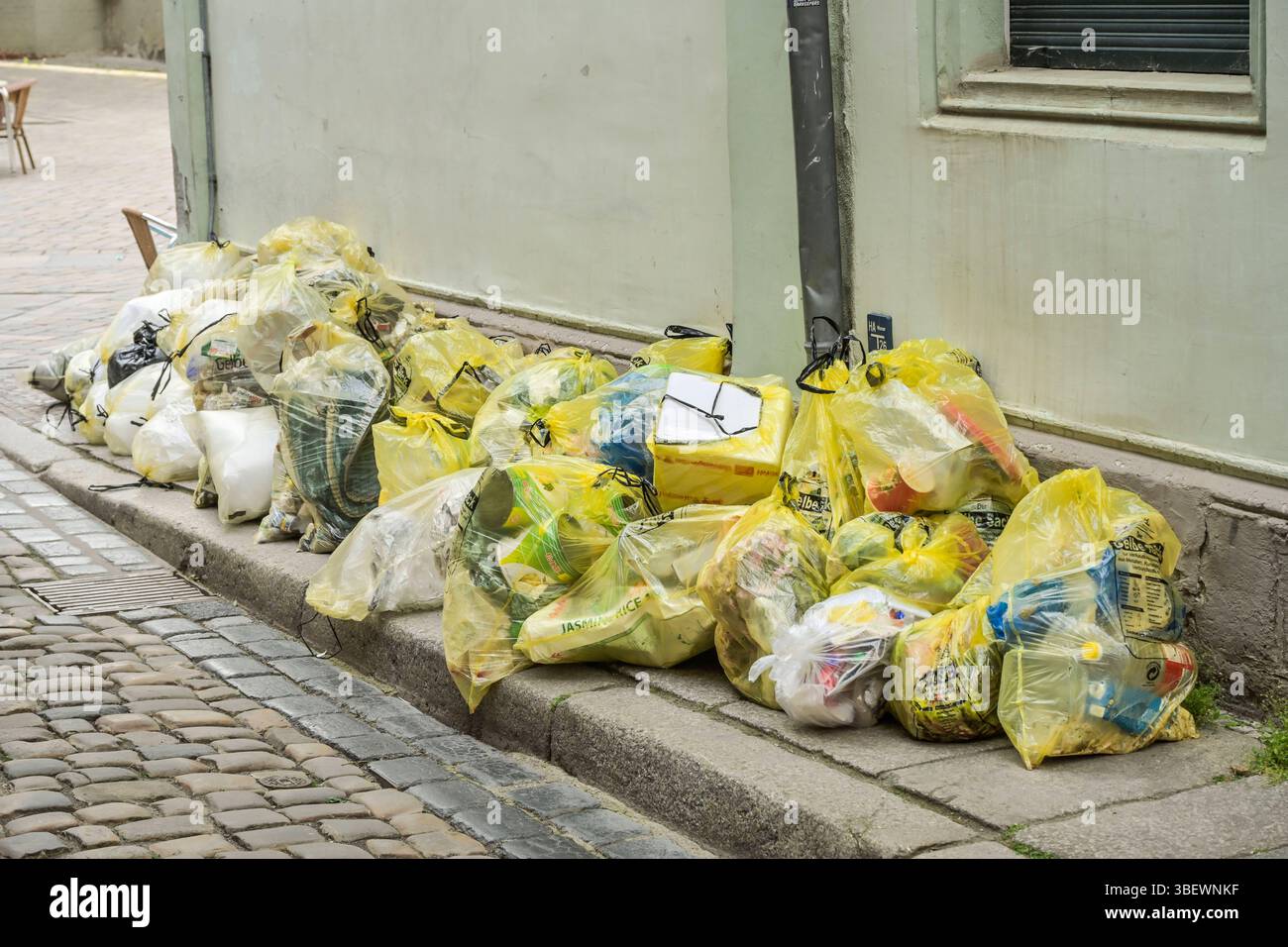 Gelbe Müllsäcke, Grüner Punkt, Altstadt, Quedlinburg, Sachsen-Anhalt ...