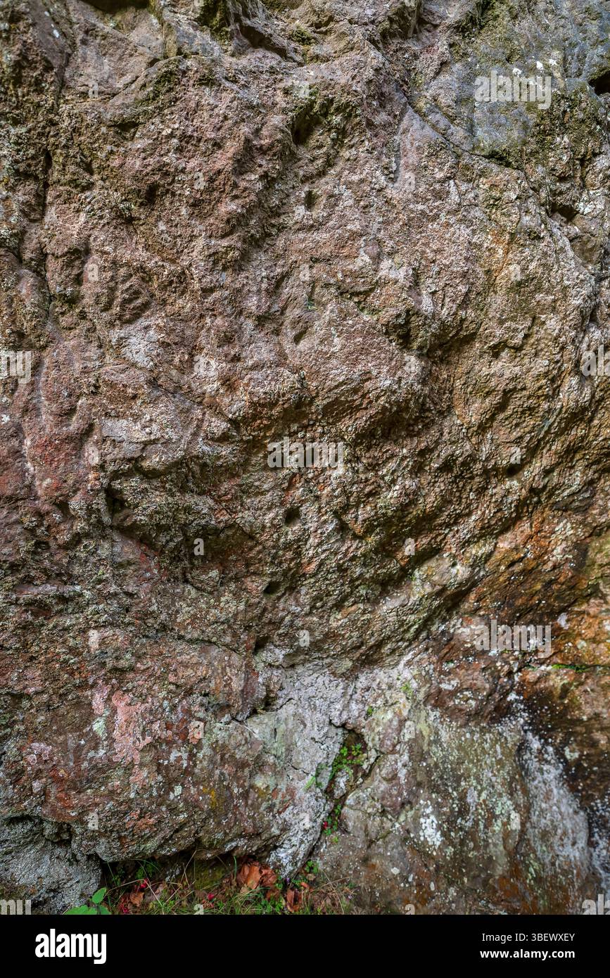 The deep and ancient opencut on Dirtlow Rake, with intricate pickwork ...