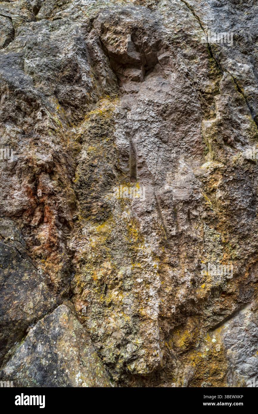 The deep and ancient opencut on Dirtlow Rake, with intricate pickwork ...