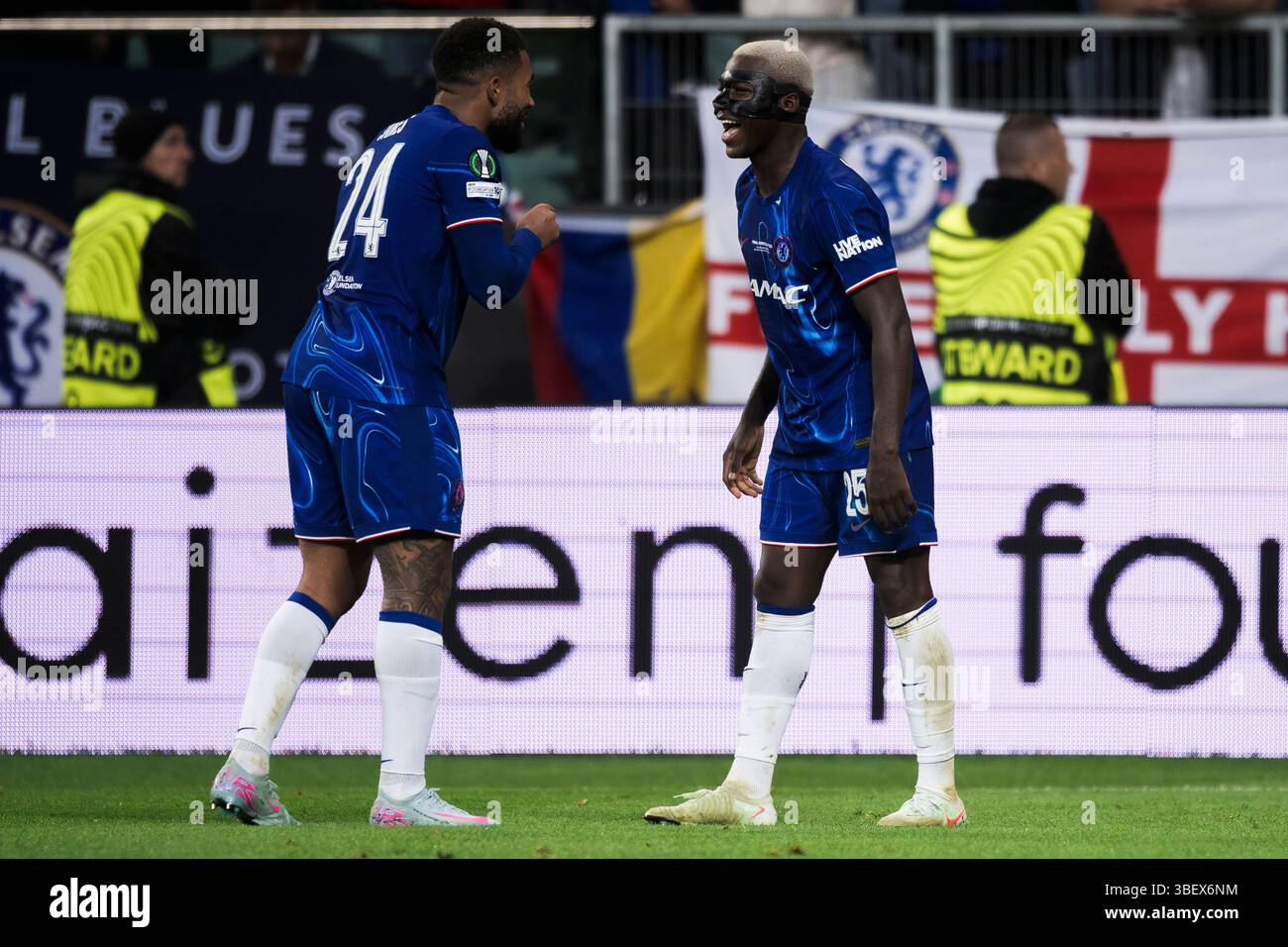 Moises Caicedo of Chelsea FC celebrates with Reece James of Chelsea FC ...