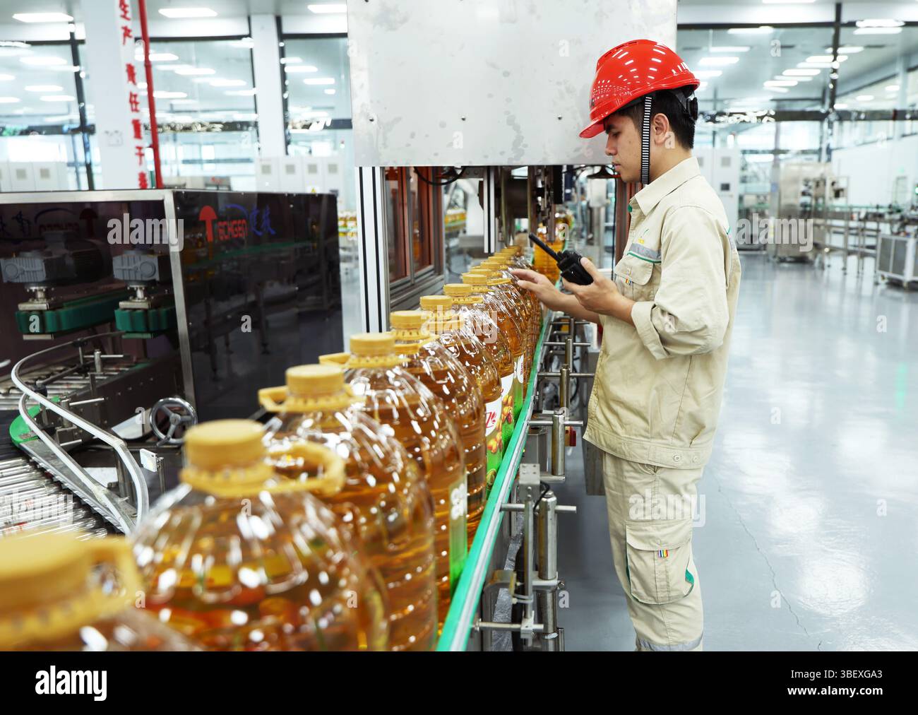 Production 27 may 2025 hi-res stock photography and images - Alamy