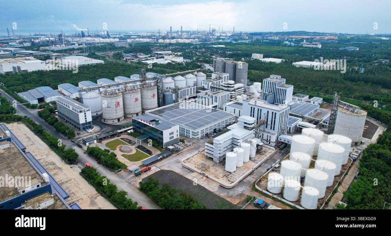 (250530) -- HAIKOU, May 30, 2025 (Xinhua) -- An aerial drone photo ...