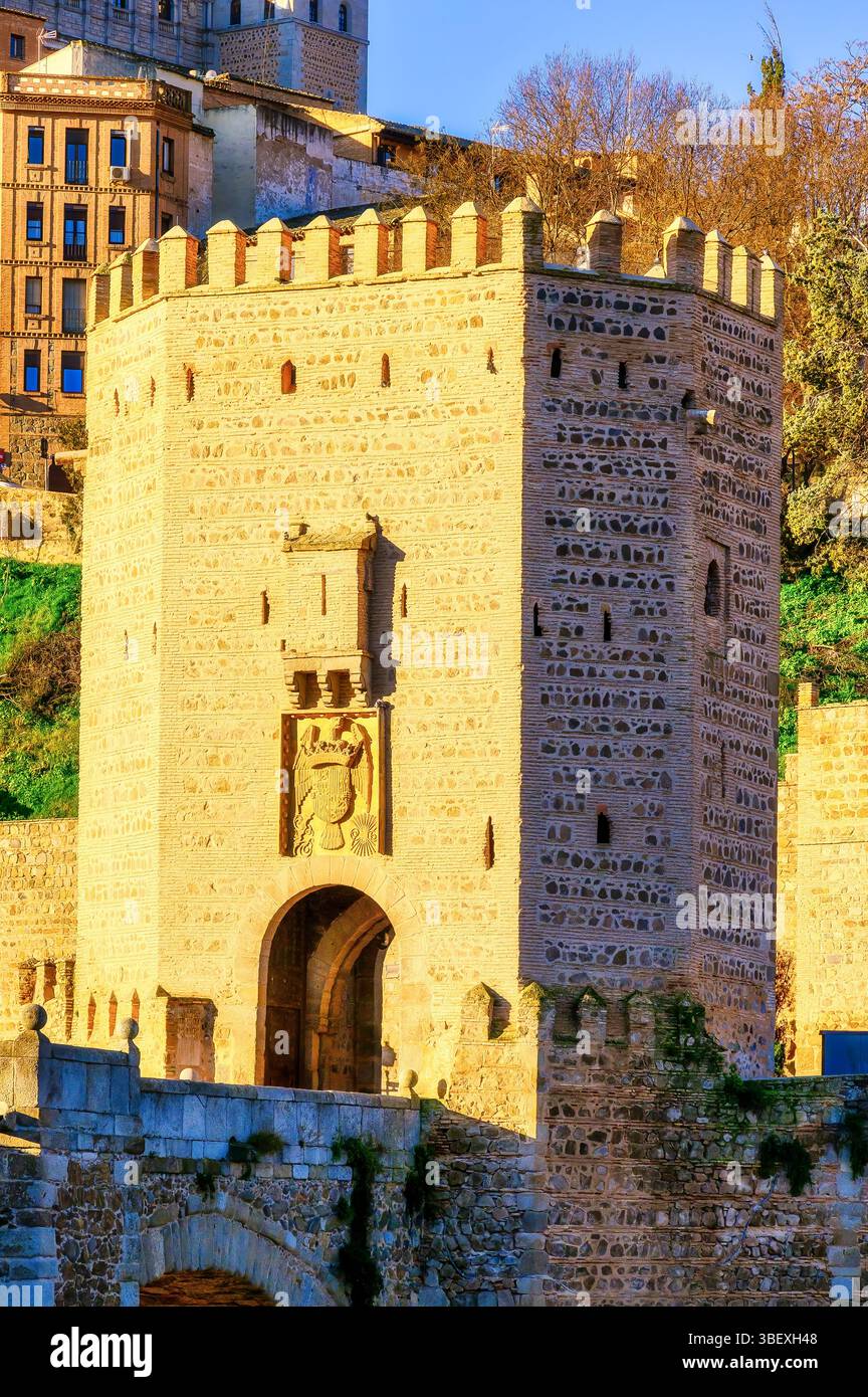 Tower bridge one famous hi-res stock photography and images - Alamy