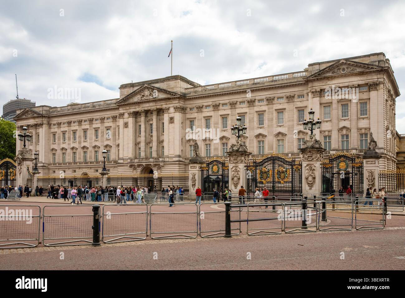 Buckingham palace balcony royal hi-res stock photography and images - Alamy