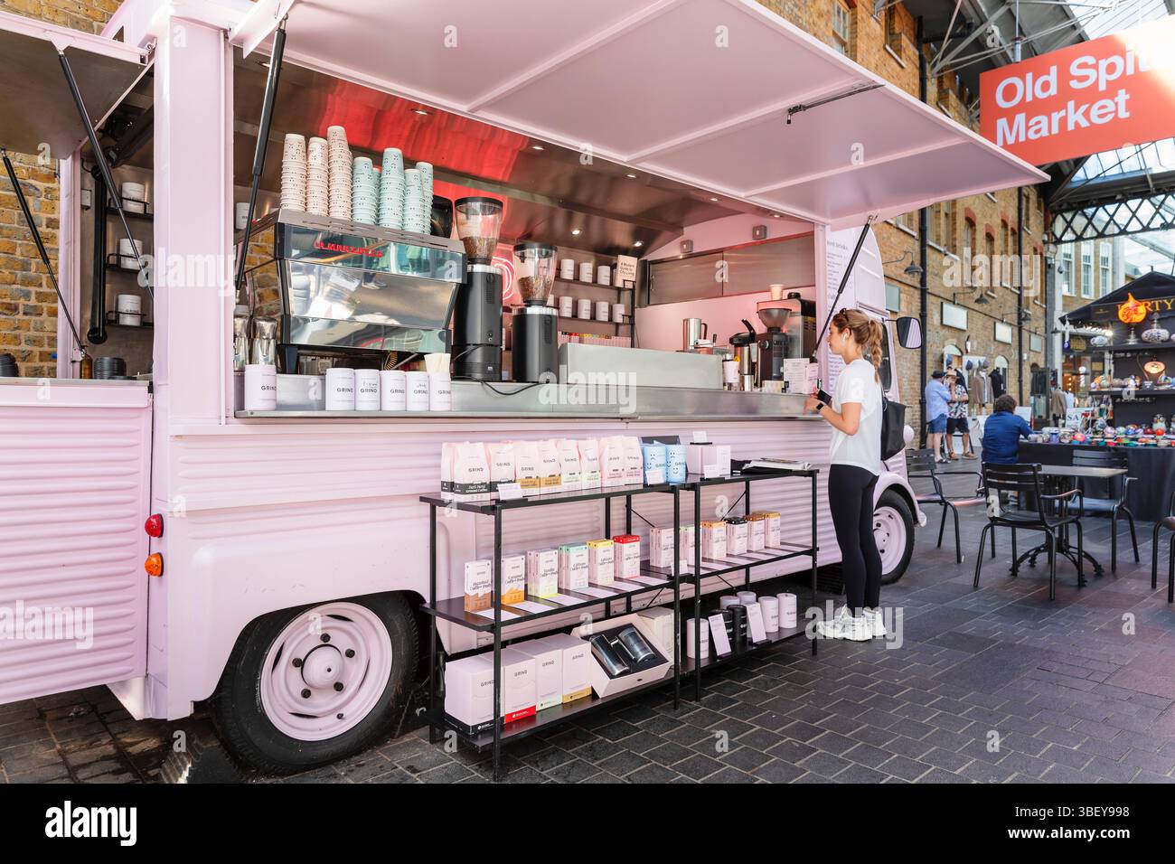 Old Spitalfields Market, Spitalfields, London, England Stock Photo - Alamy