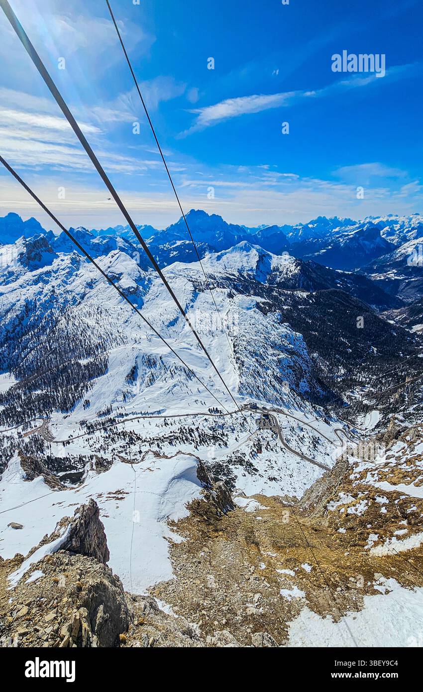 Cable car on Lagazuoi mountain, Dolomites, Italy Stock Photo - Alamy
