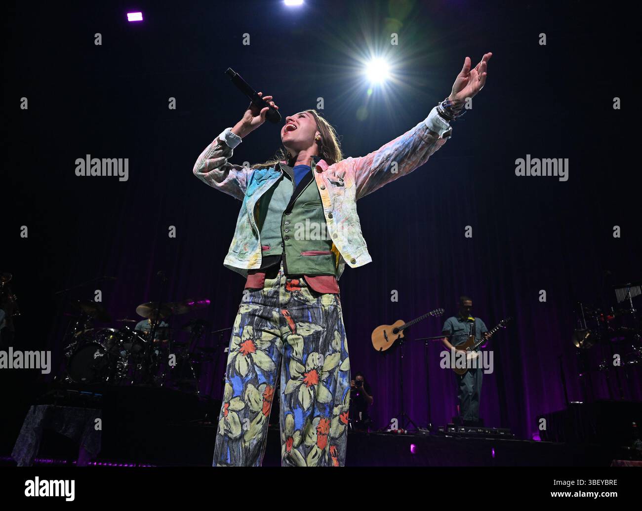 Hollywood FL, USA. 29th May, 2025. Lauren Daigle performs during her ...