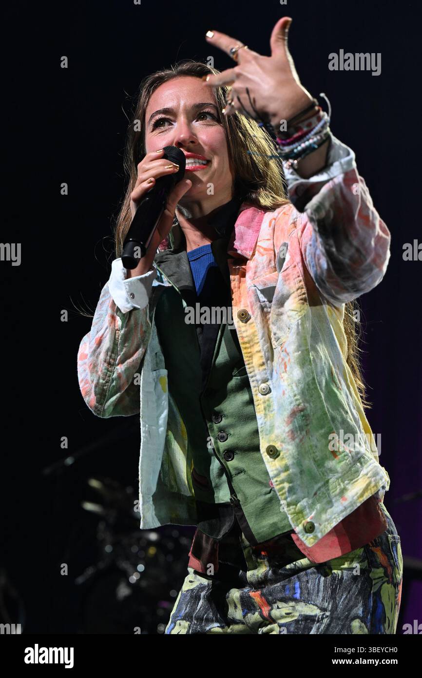 Hollywood FL, USA. 29th May, 2025. Lauren Daigle performs during her ...