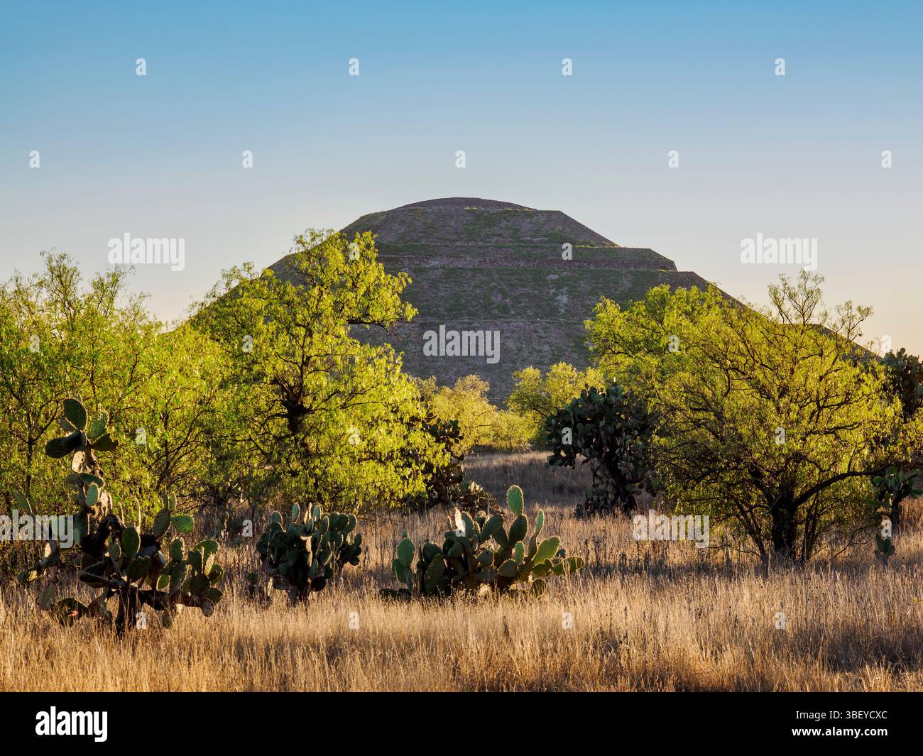 Pyramid of the Sun at sunset, Teotihuacan, Mexico State, Mexico Stock ...