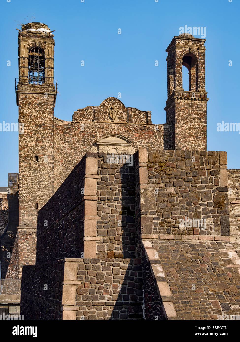 Santiago Apostol Church and Tlatelolco Archaeological Site, Plaza de ...