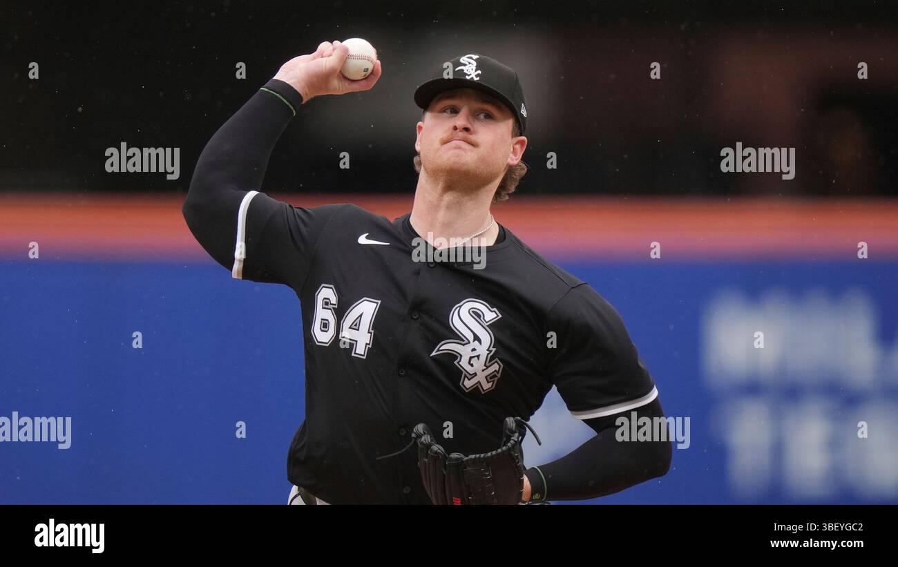 Chicago White Sox's Shane Smith (64) pitches during the second inning ...