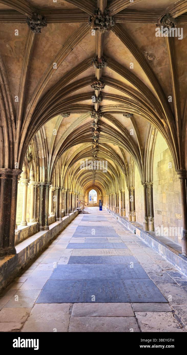 Monastery cloister walk arches hi-res stock photography and images - Alamy