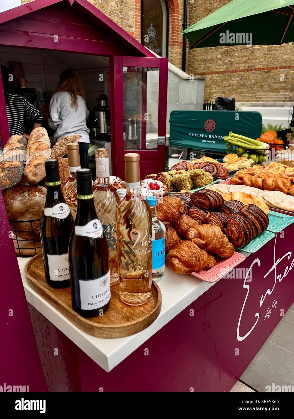 Market stall fresh spring smartphone stock photos and images - Alamy